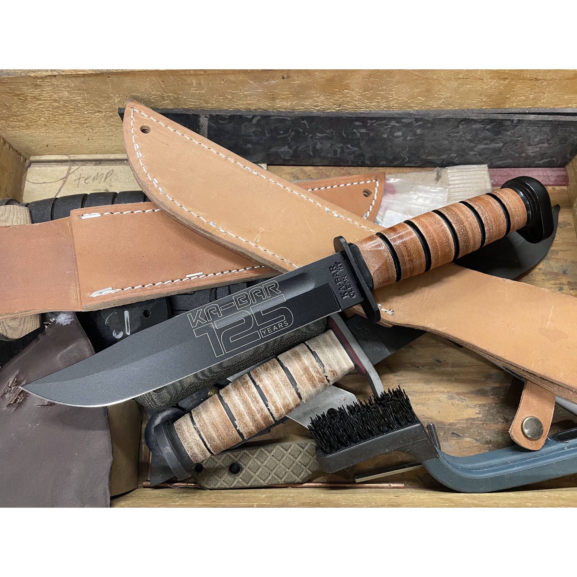 KA-BAR: KA-BAR Dog's Head 125TH Anniversary Knife